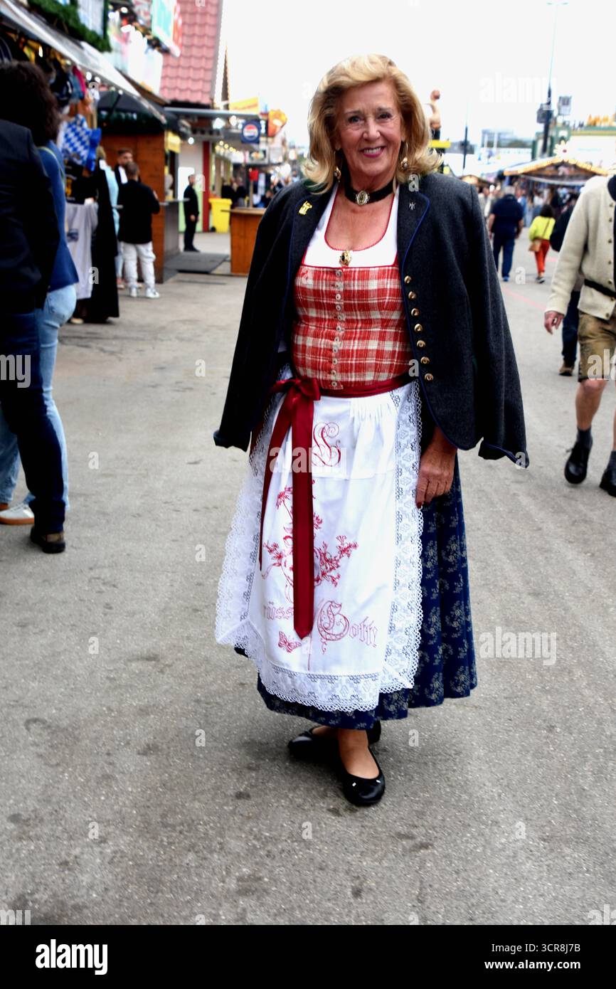 Elisabeth Polazy Teufelrad Schaustellerin Muenchen 23.09.2025 ...