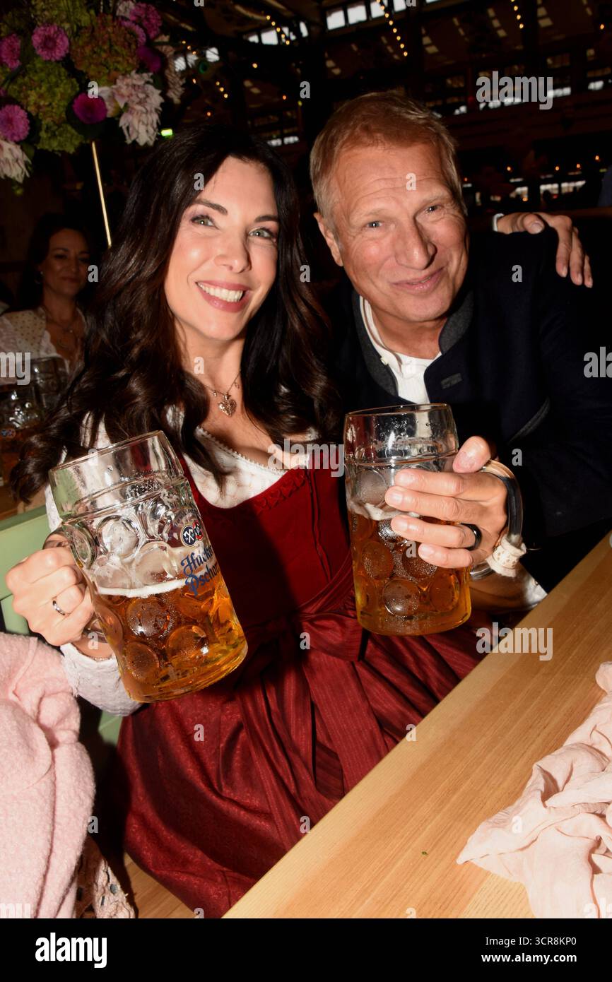 Alexandra Polzin Moderatorin Gerhard Leinauer Muenchen 23.09.2025 ...