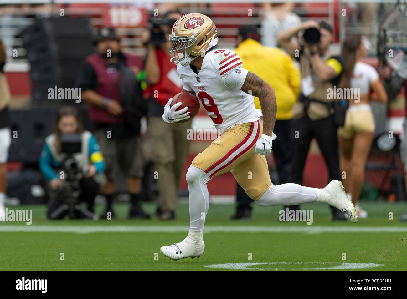 Sep 28, 2025; Santa Clara, California, USA; San Francisco 49ers tight ...