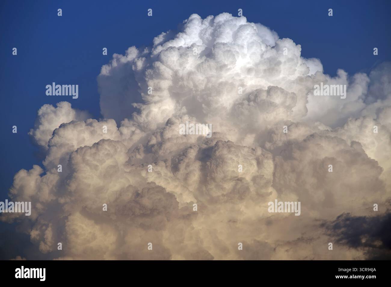 Nube nuvola hi-res stock photography and images - Alamy
