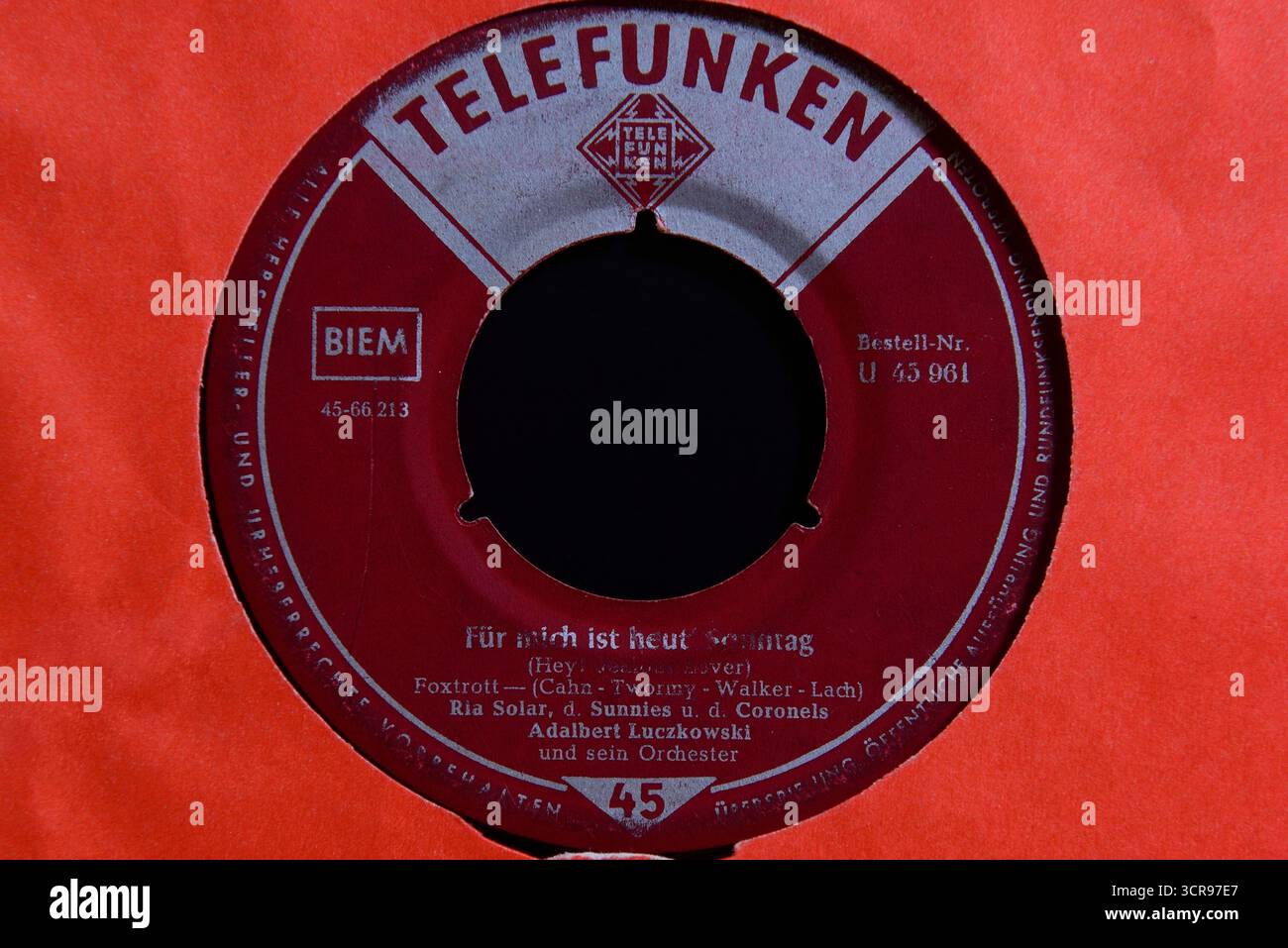 1950s 7 inch record hi-res stock photography and images - Alamy