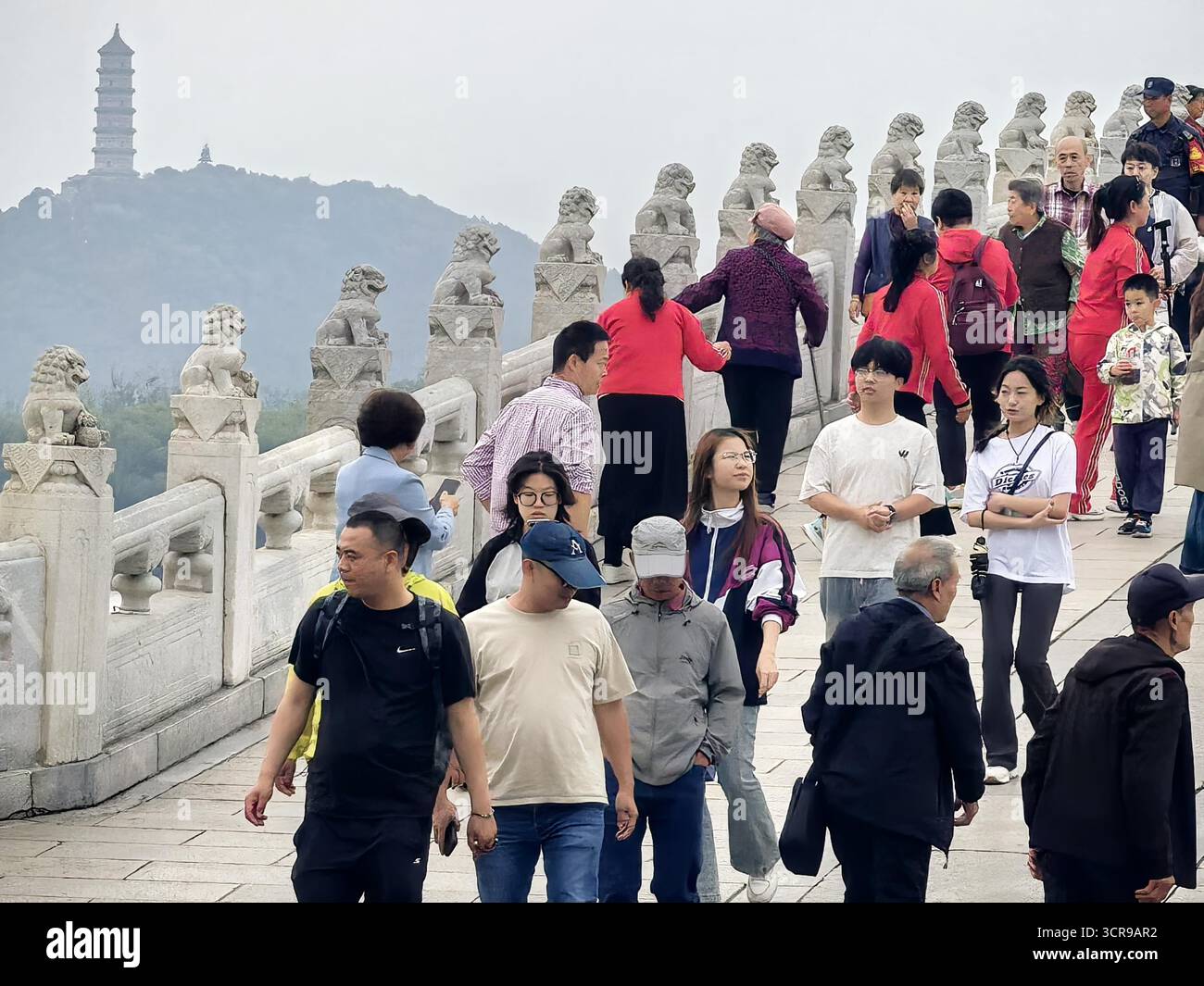 Tourists flock to the Summer Palace in Beijing, China, 27 September ...