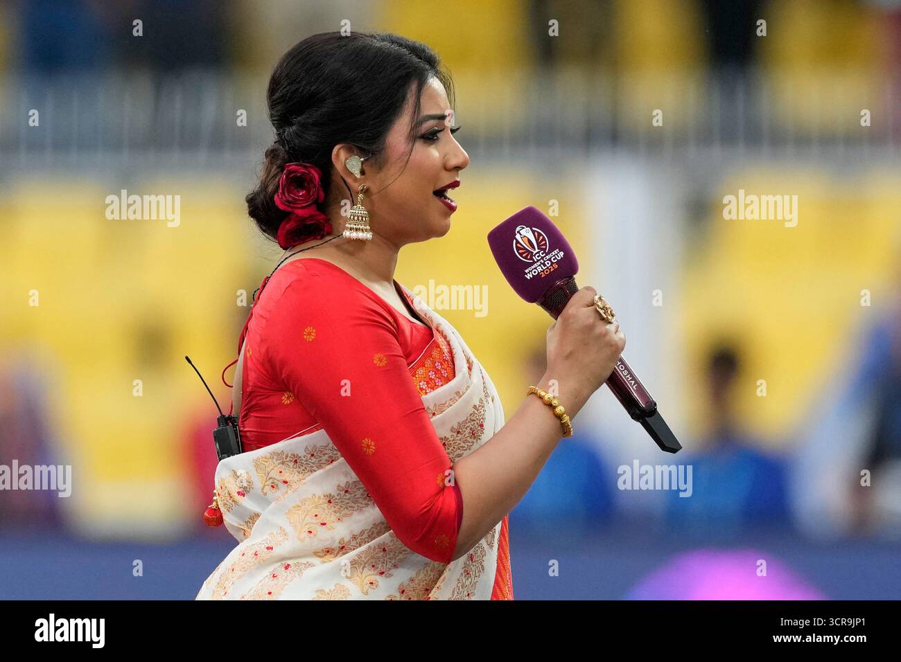 Shreya Ghoshal, Bollywood singer performs to tribute Singer Zubeen Garg ...