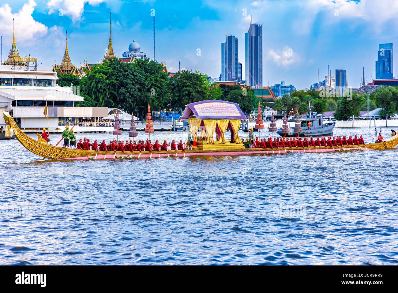 Royal Barge procession, Chao Phraya River, Bangkok, Thailand Stock ...