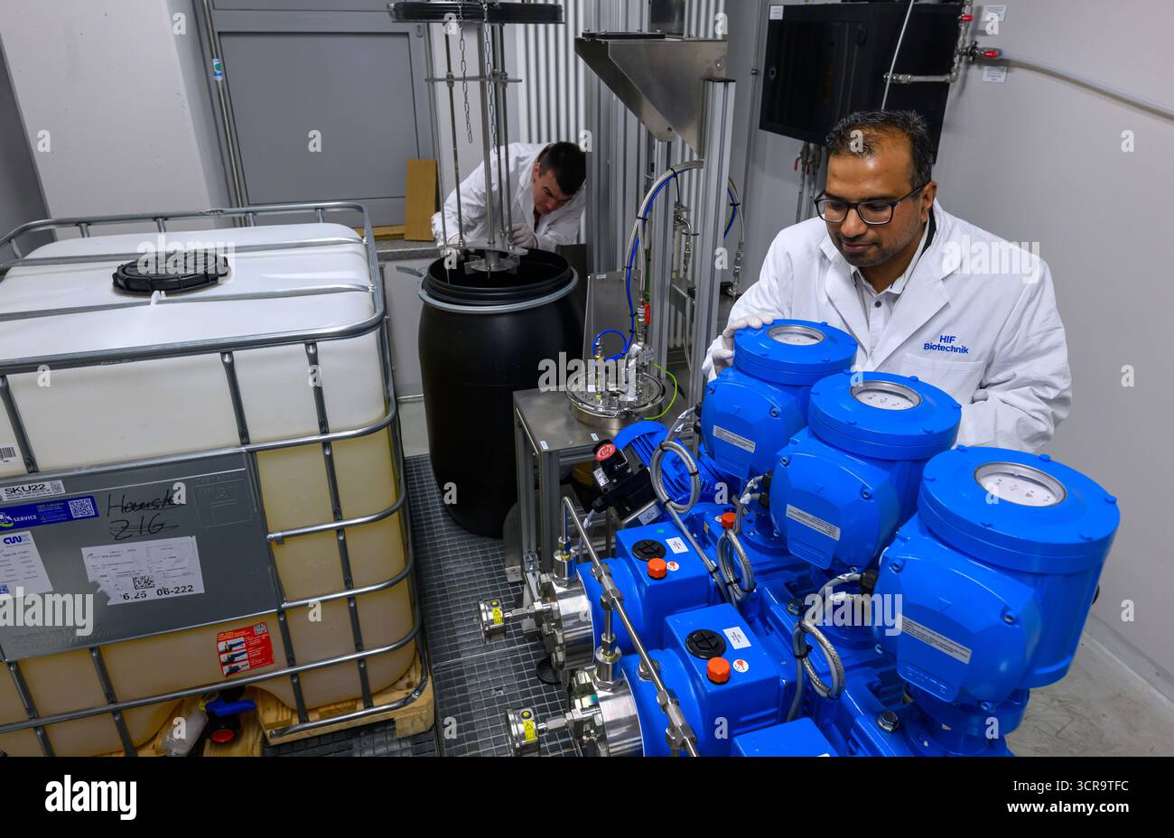 Semiconductor process materials hi-res stock photography and images - Alamy