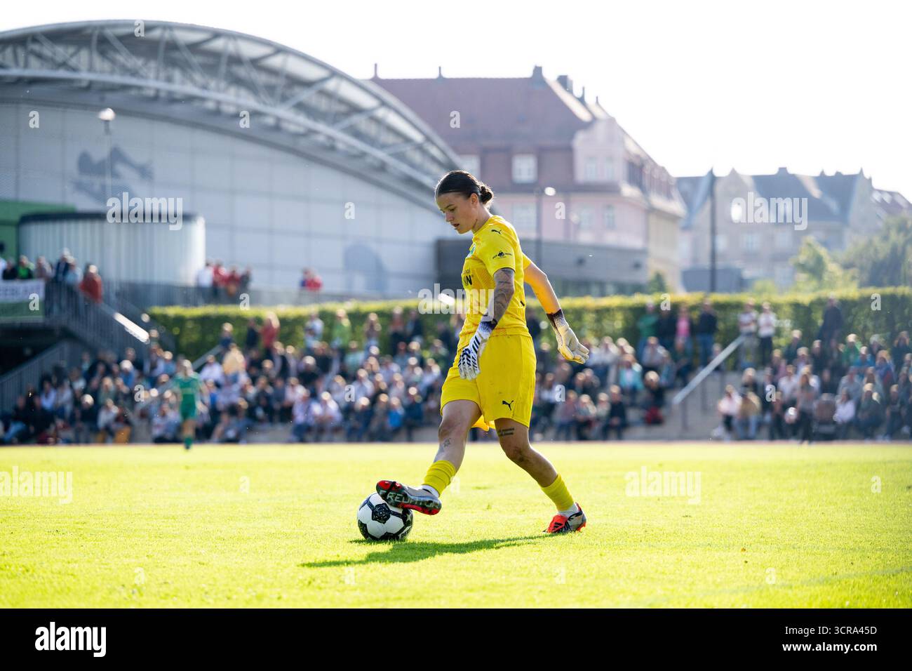 Lisa Bayer (SpVgg Greuther Fuerth, #01) am Ball, GER, SpVgg Greuther ...