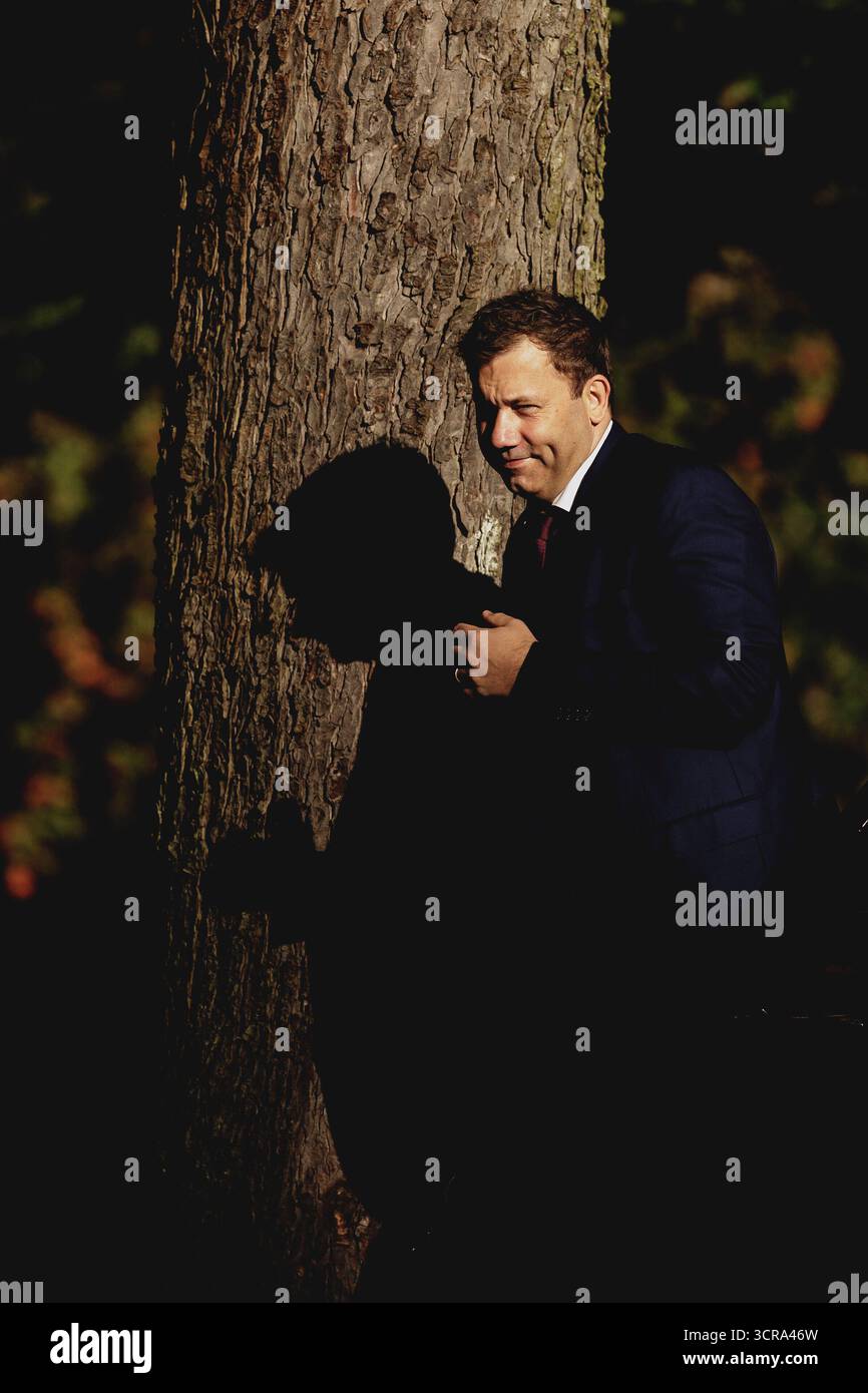 Lars Klingbeil, Federal Minister of Finance, photographed upon arrival ...