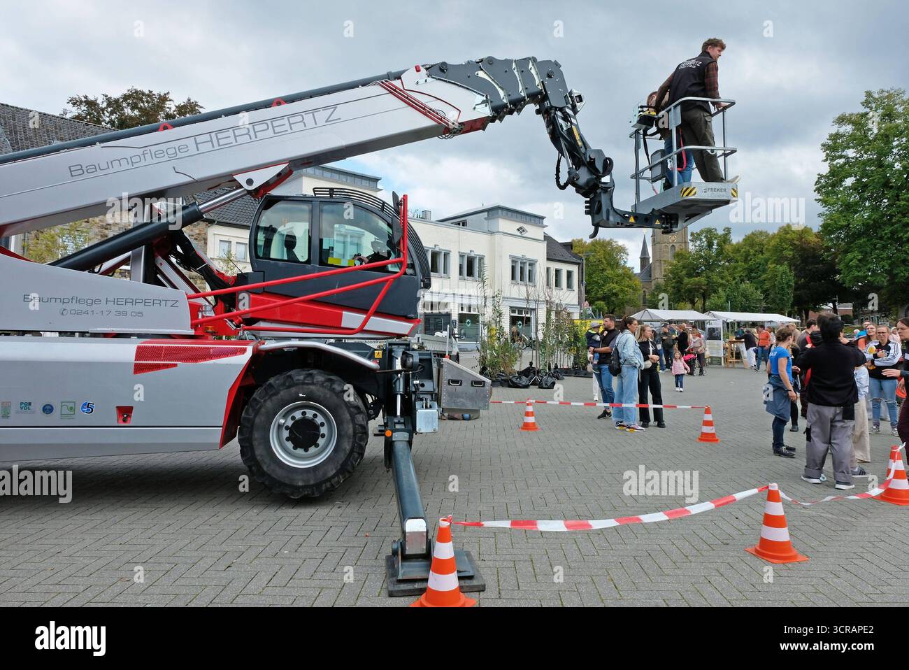 Hubsteiger Baumpflege Aachen, 28.09.2025: 13. Aachener Obstwiesenfest ...