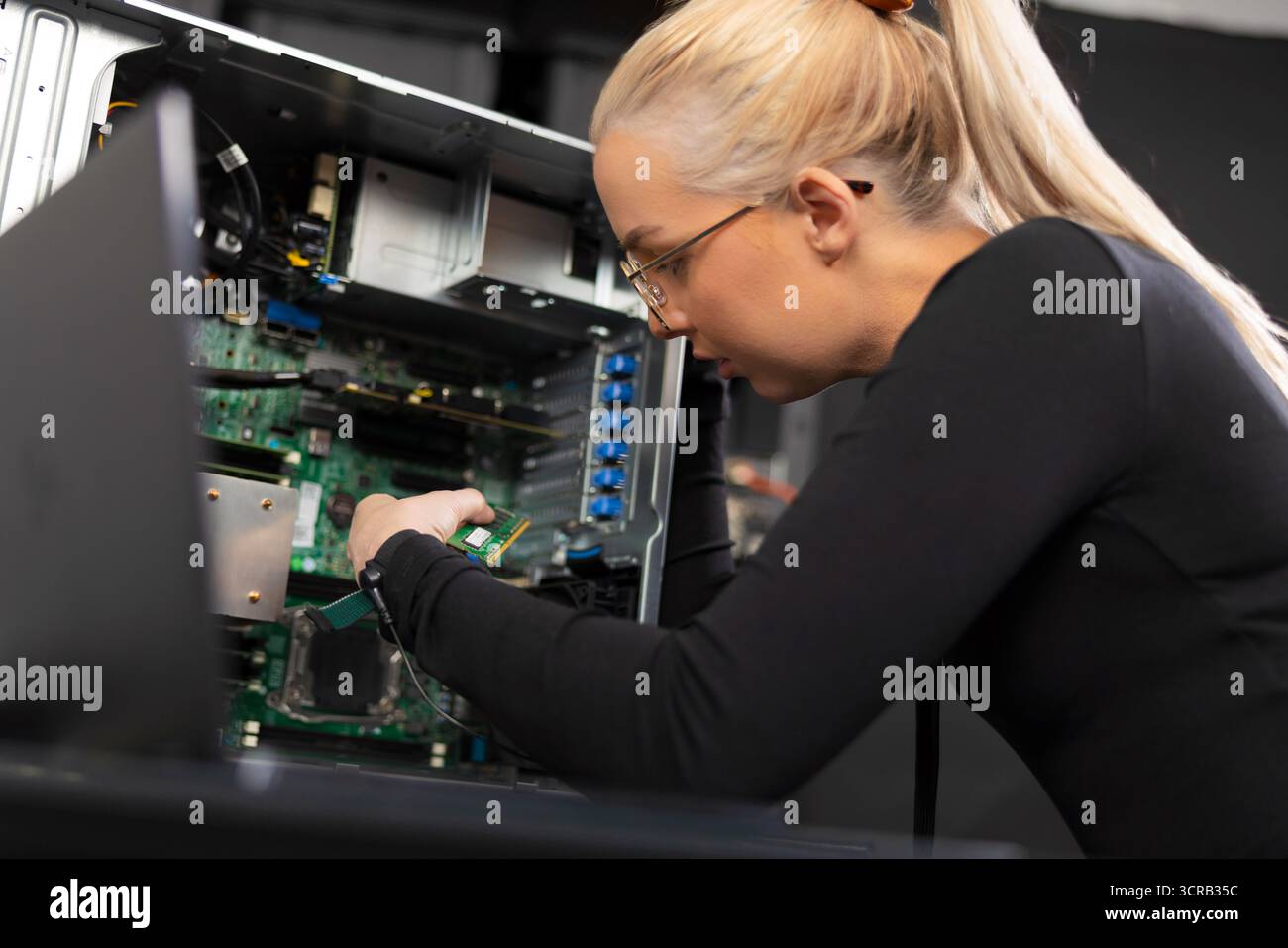Inside of computer cpu hi-res stock photography and images - Alamy