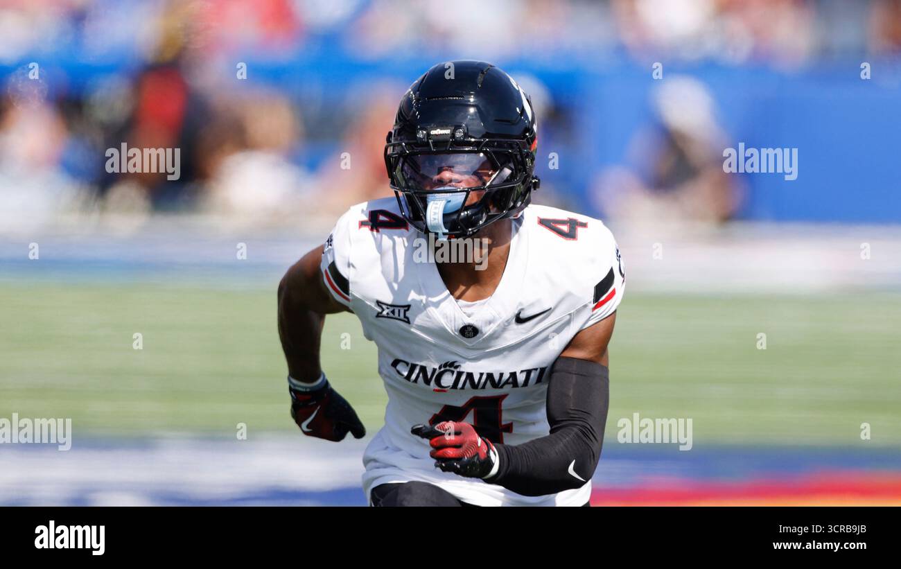 Cincinnati wide receiver Cyrus Allen (4) during an NCAA collage ...