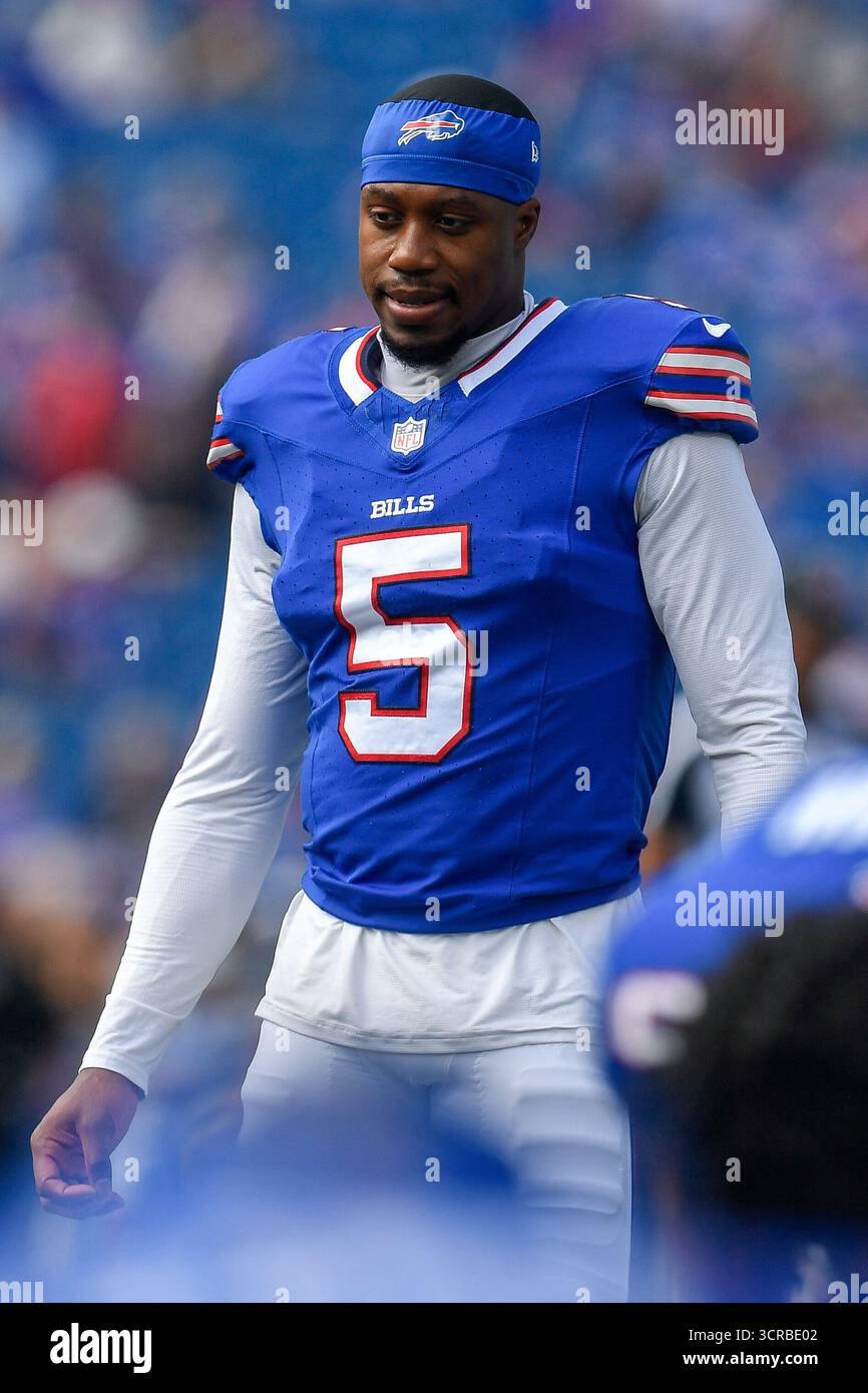 Buffalo Bills wide receiver Joshua Palmer (5) warms up before an NFL ...