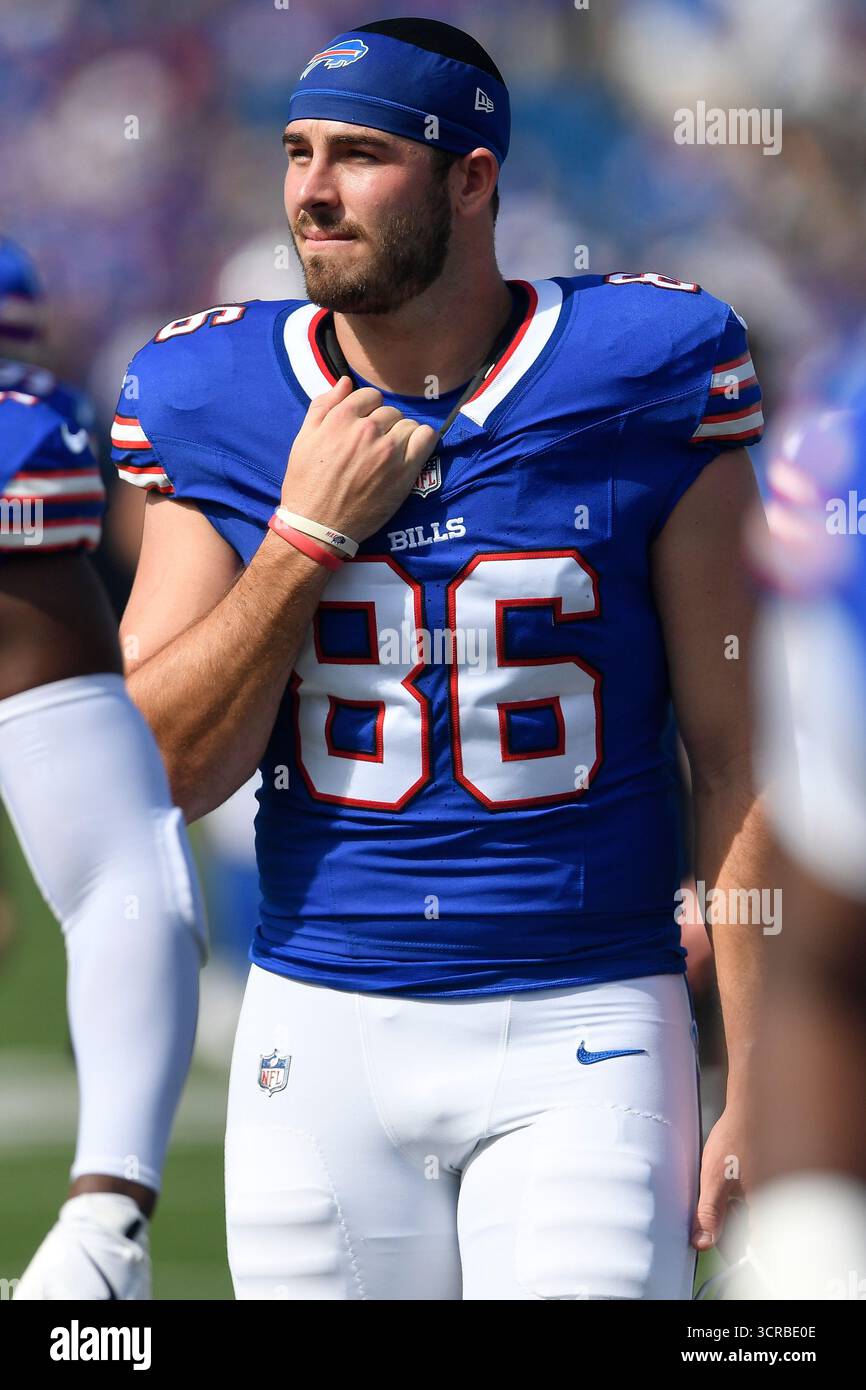Buffalo Bills tight end Dalton Kincaid (86) warms up before an NFL ...