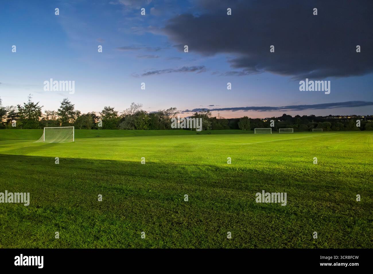 Floodlights community football pitch hi-res stock photography and ...
