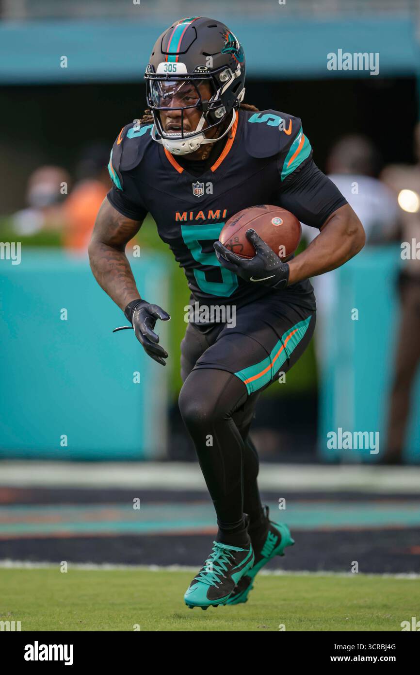Miami Gardens, FL USA; Miami Dolphins running back Jaylen Wright (5 ...