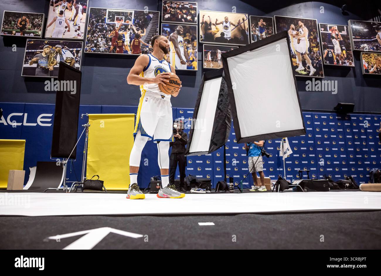 Golden State Warriors' Stephen Curry (30) poses for a portrait during ...