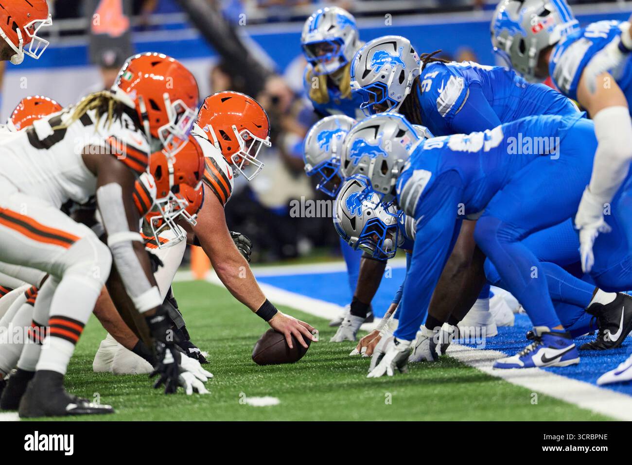 Line of scrimmage during an NFL football game between the Cleveland ...