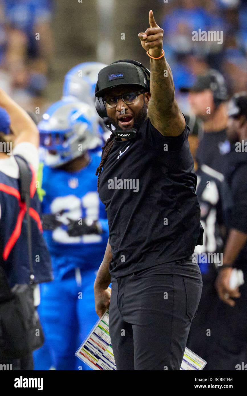Detroit Lions defensive coordinator Kelvin Sheppard reacts on the ...