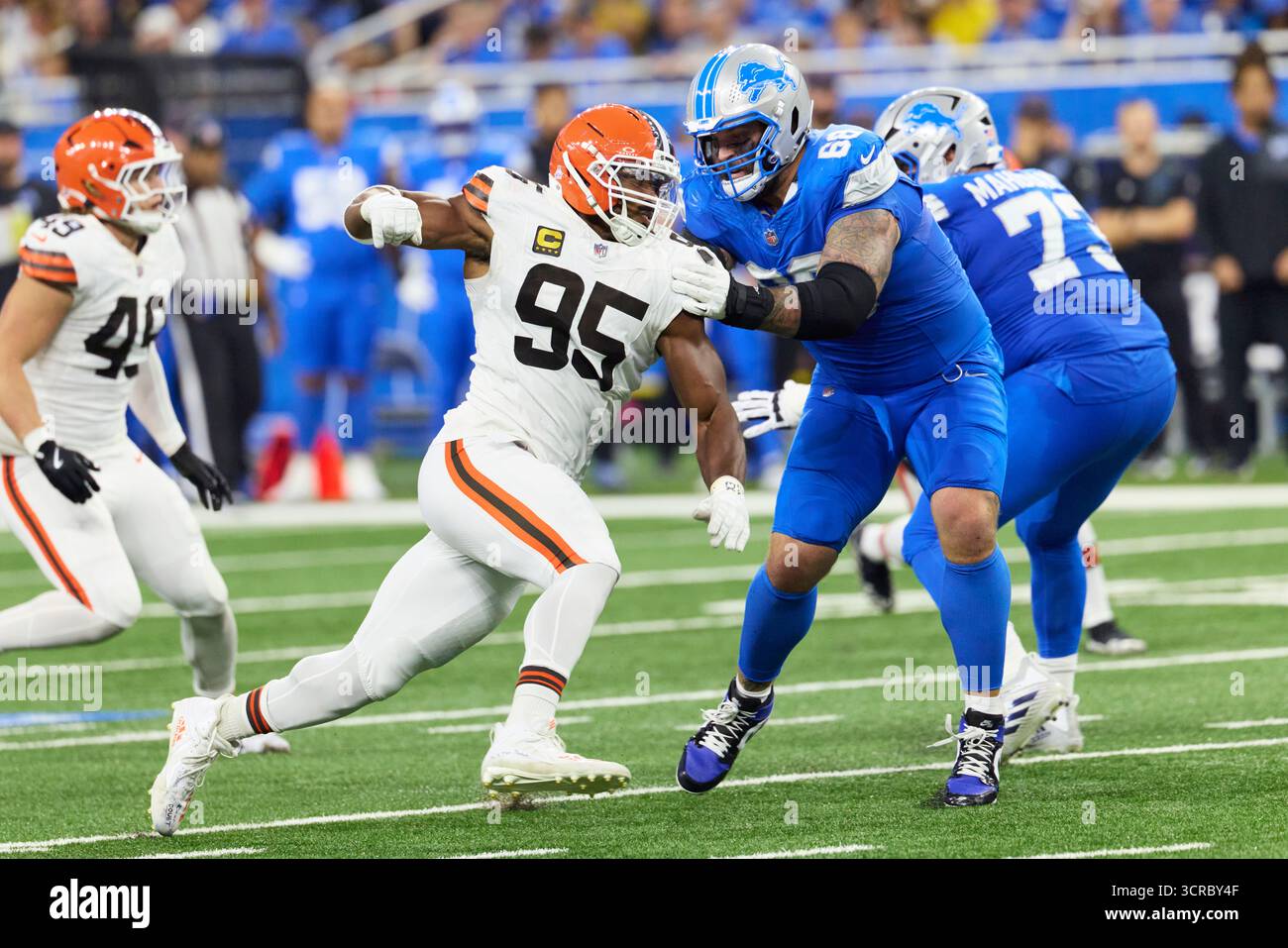 Detroit Lions offensive tackle Taylor Decker (68) blocks Cleveland ...