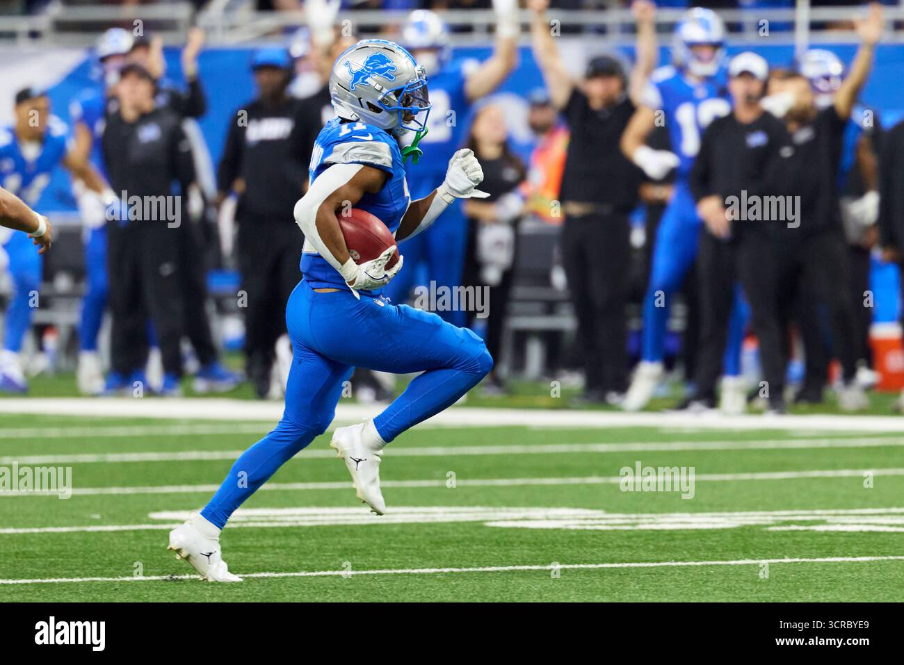 Detroit Lions wide receiver Kalif Raymond (11) runs the ball against ...