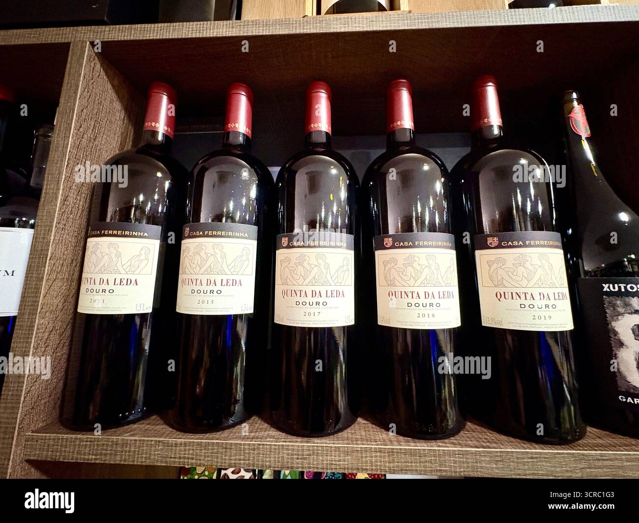 Red wine portugal hi-res stock photography and images - Alamy