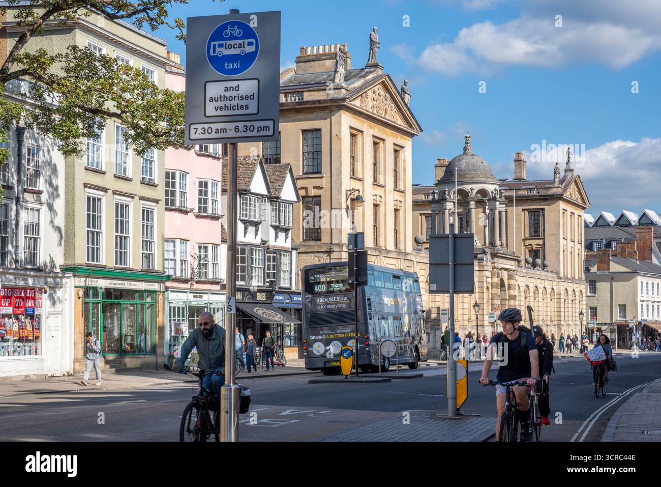 Traffic passes a Bus Gate (restriction) on the High Street, Oxford, UK ...