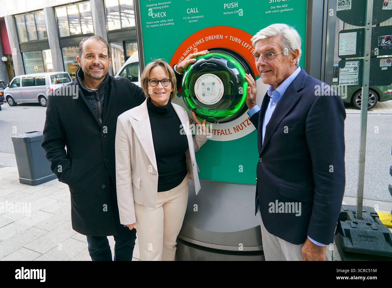 cntv Alexander Stotz CEO von Stroeer mit Gesundheits Senatorin Melanie ...