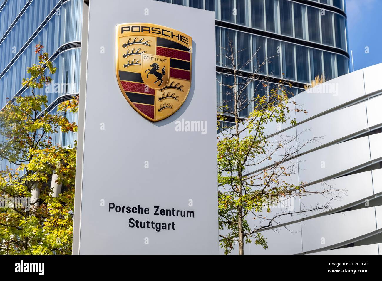 Porsche Zentrum Autohaus am Pragsattel. Porsche Design Tower Hochhaus ...