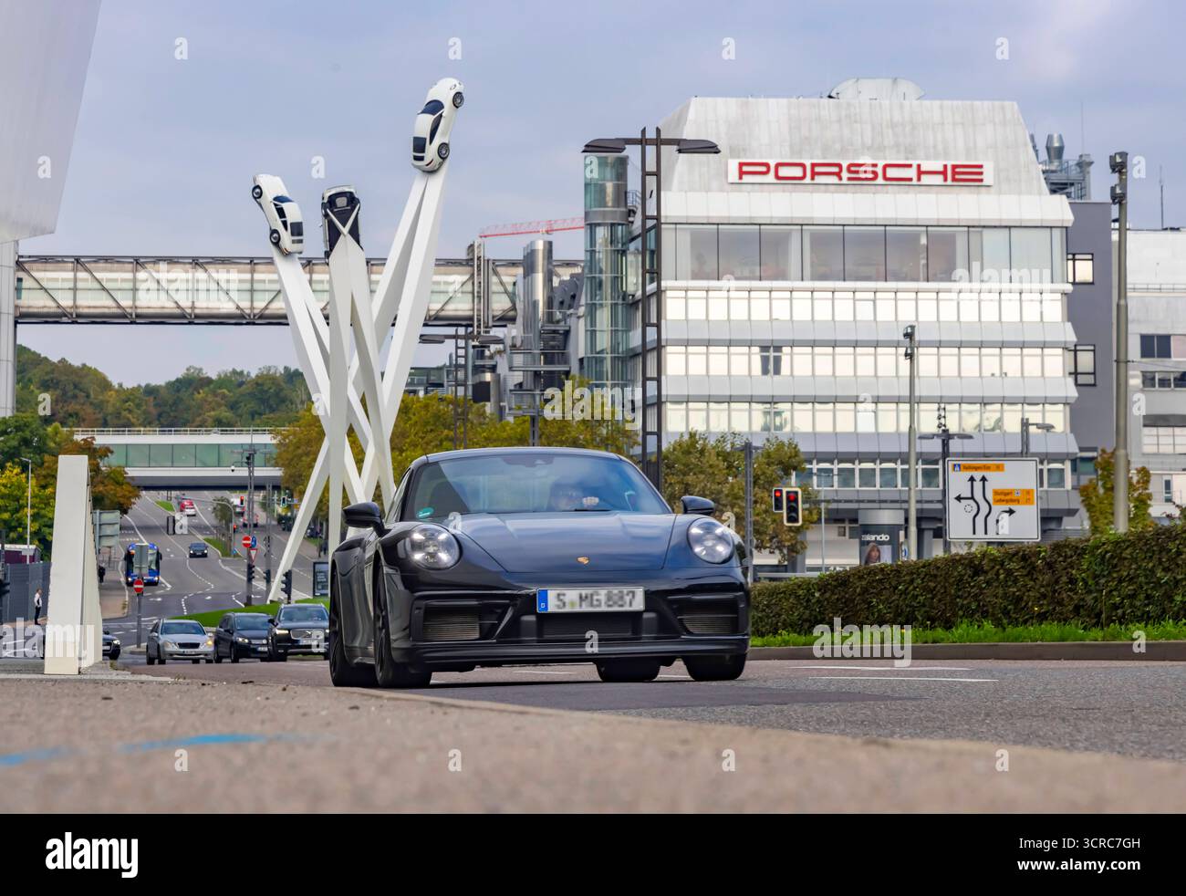 Porscheplatz, Stuttgart Zuffenhausen mit Porsche Hauptverwaltung ...