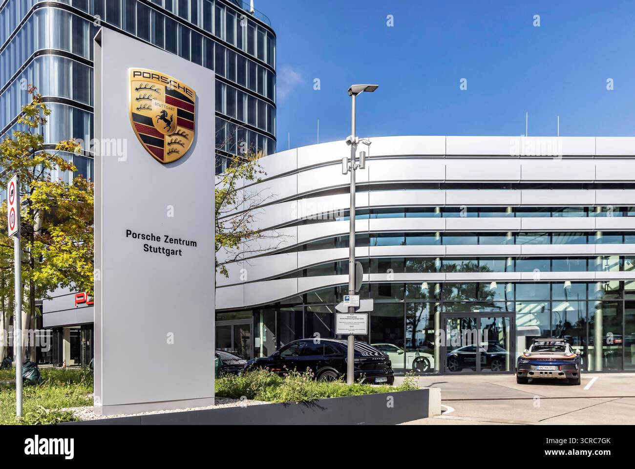 Porsche Zentrum Autohaus am Pragsattel. Porsche Design Tower Hochhaus ...
