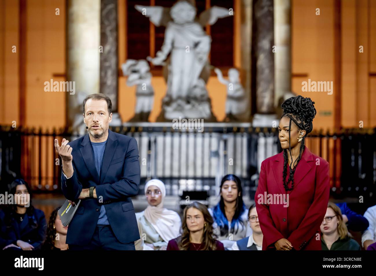 THE HAGUE – Presenters Herman van der Zandt and Mandy Woelkens preceded ...