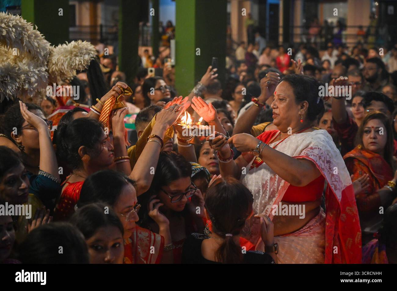 Puja rituale hi-res stock photography and images - Alamy