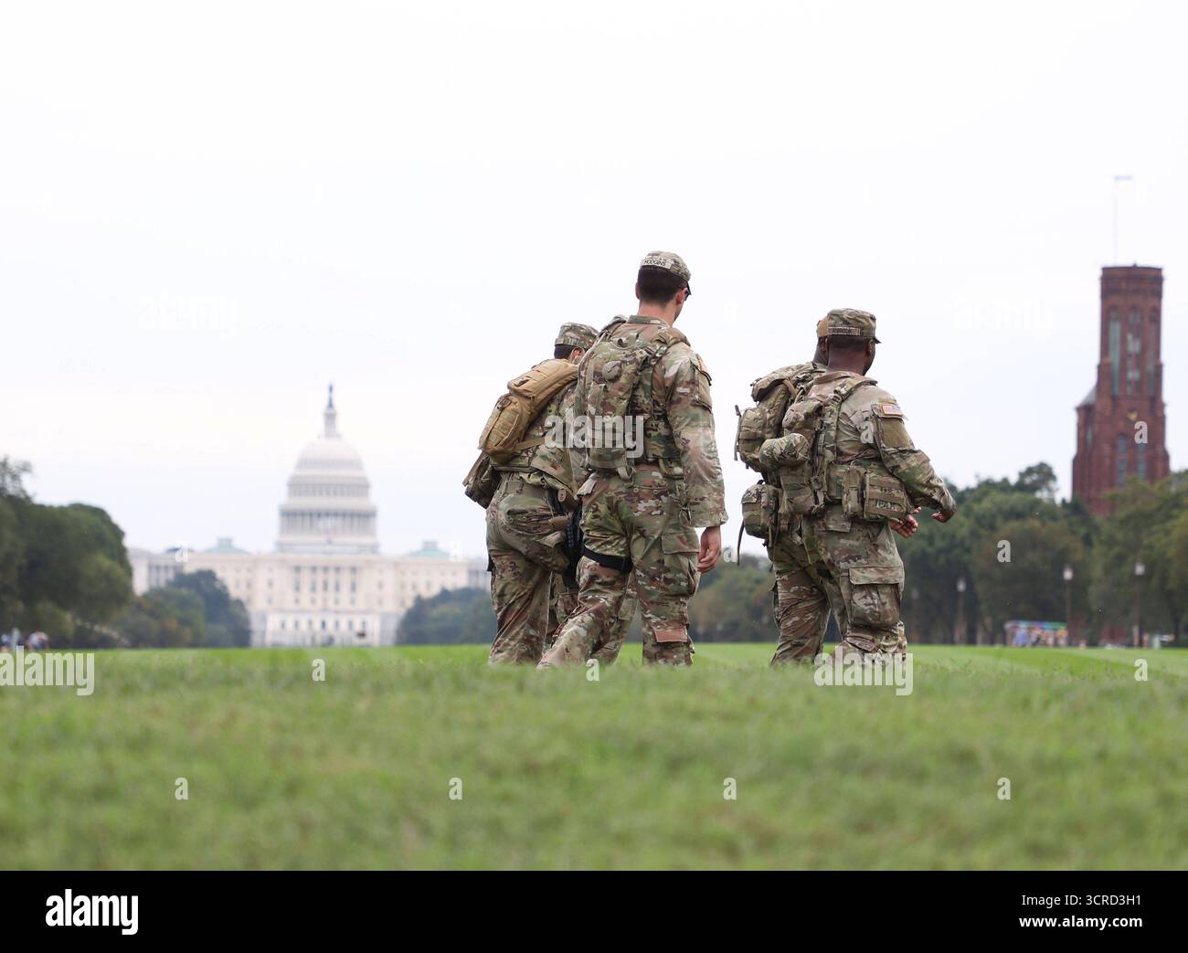 Members Of The National Guard Patrol In Washington, District of ...