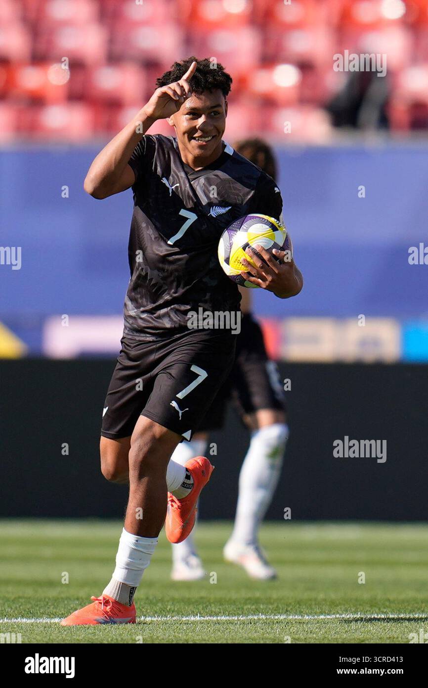New Zealand's Luke Brooke-Smith celebrates scoring his side's first ...