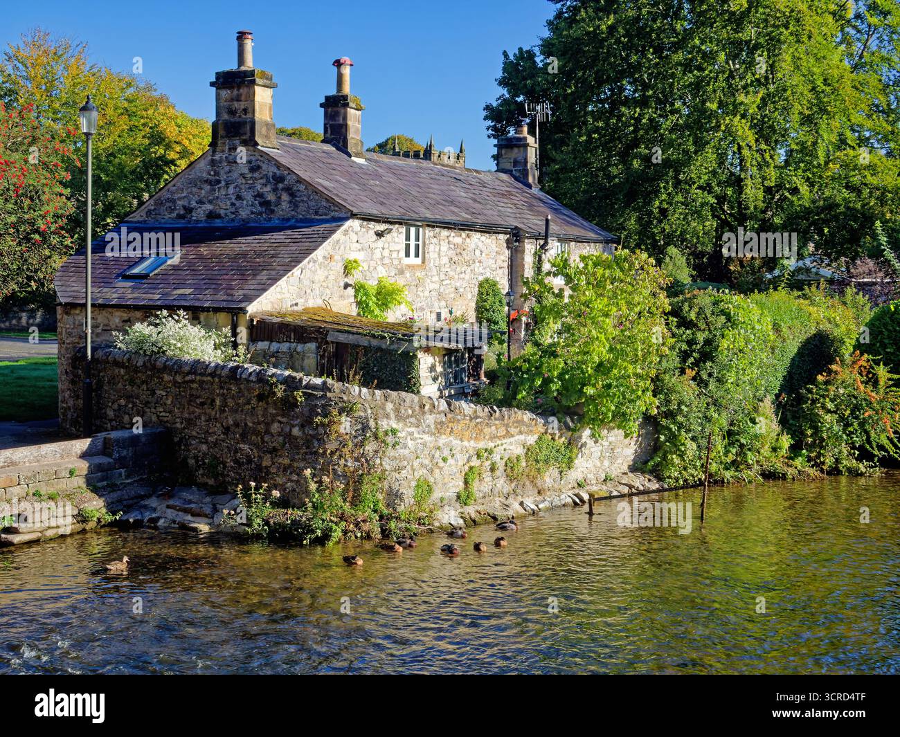 UK, Derbyshire, Peak District, Ashford-in-the-Water, Bridge House and ...
