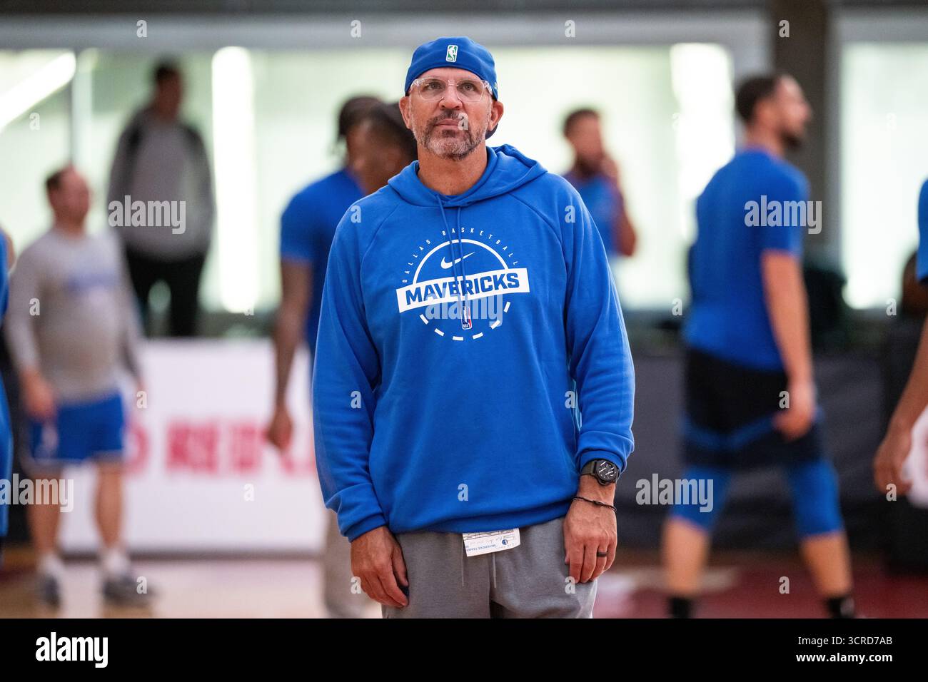 Dallas Mavericks head coach Jason Kidd watches players during NBA ...