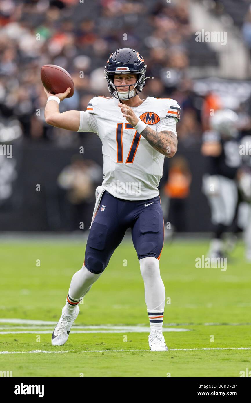 Chicago Bears quarterback Tyson Bagent (17) warms up before playing ...