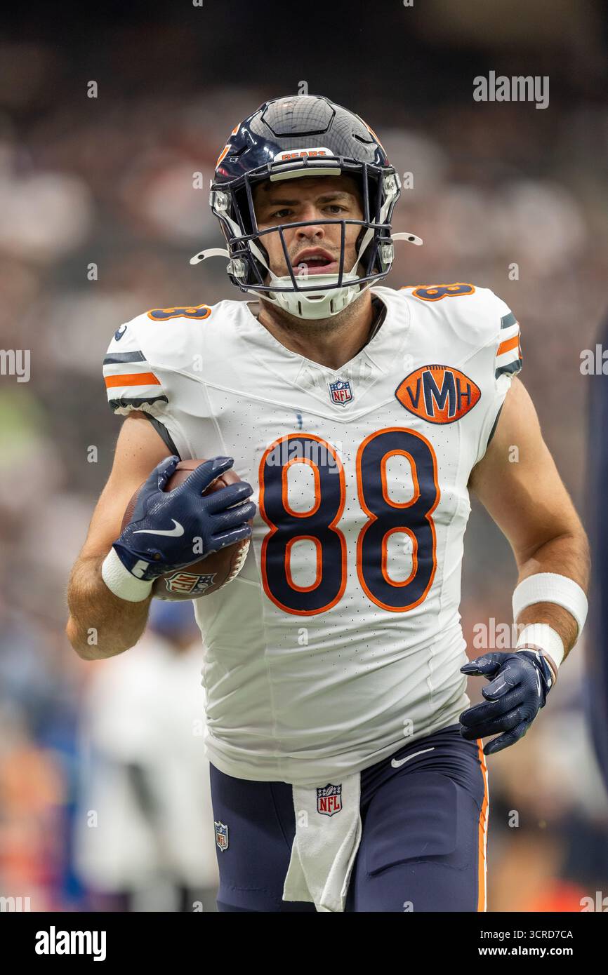 Chicago Bears tight end Stephen Carlson (88) warms up before playing against the Las Vegas ...