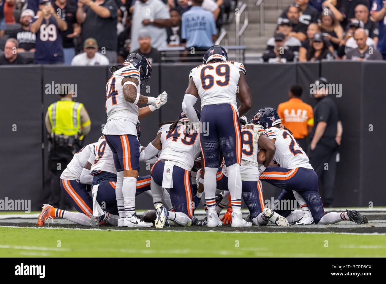 Chicago Bears safety Kevin Byard III (31) intercepts a pass and ...
