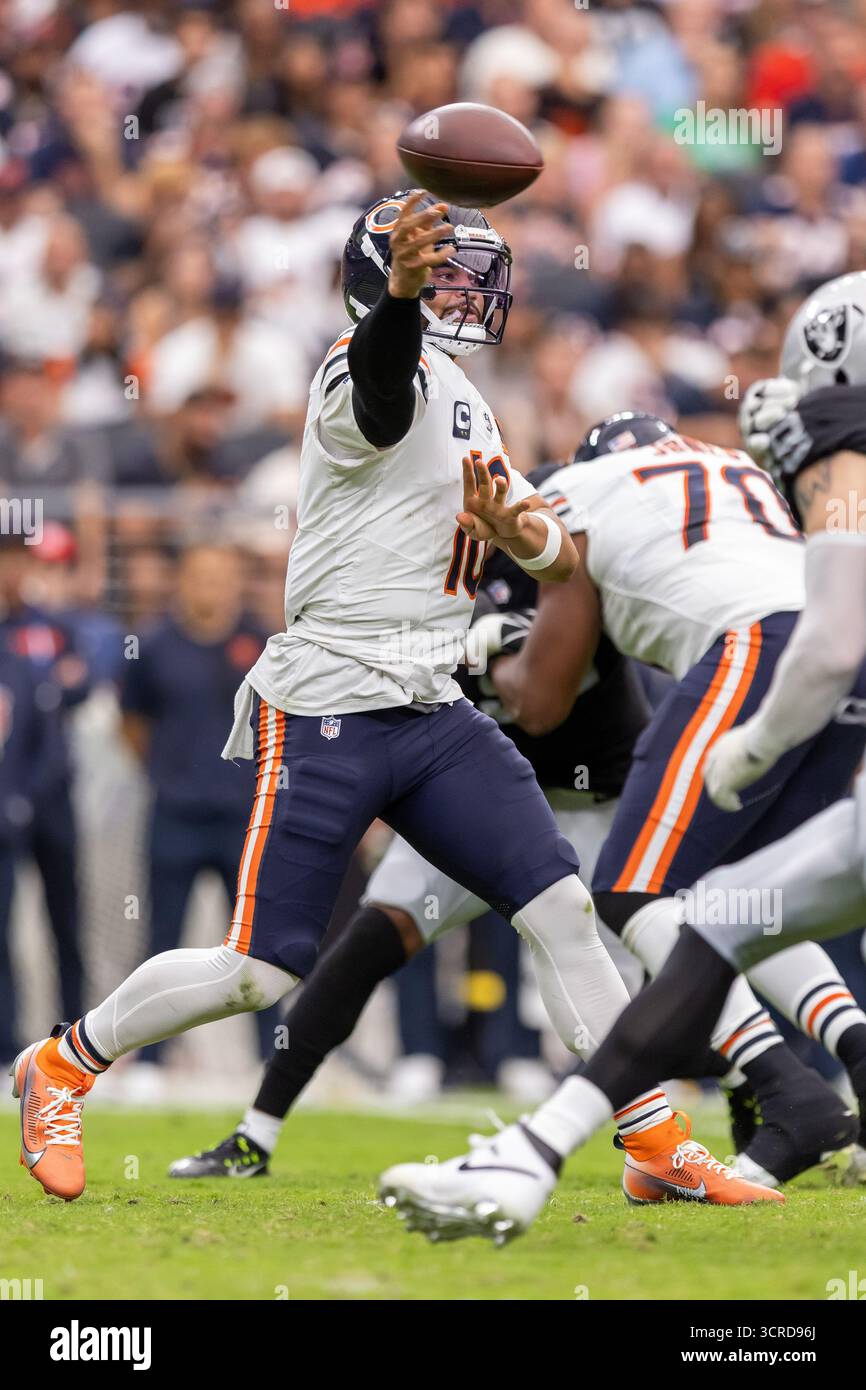 Chicago Bears quarterback Caleb Williams (18) passes the ball against ...