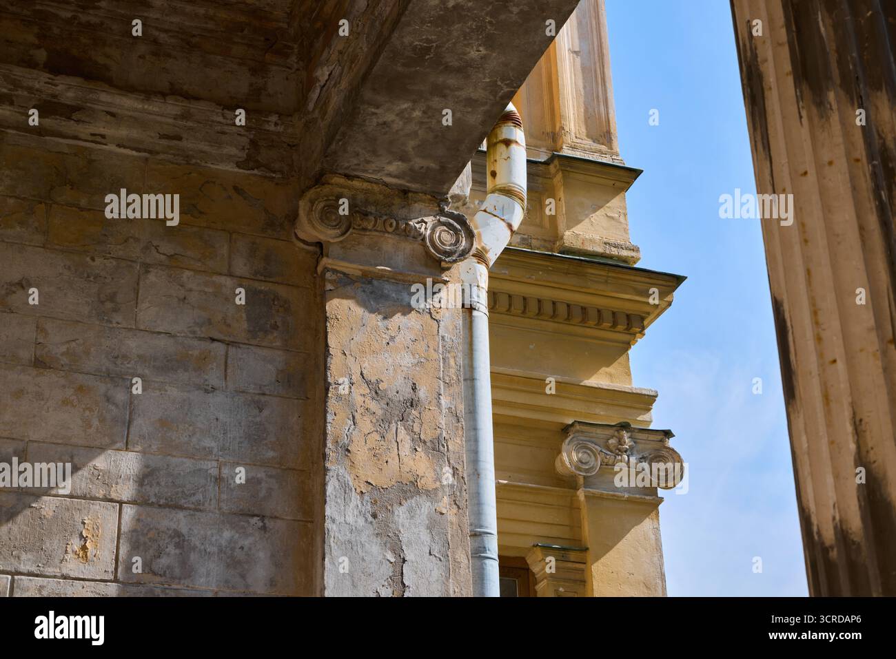 Architectural Details and Characteristics of an Ancient Column ...
