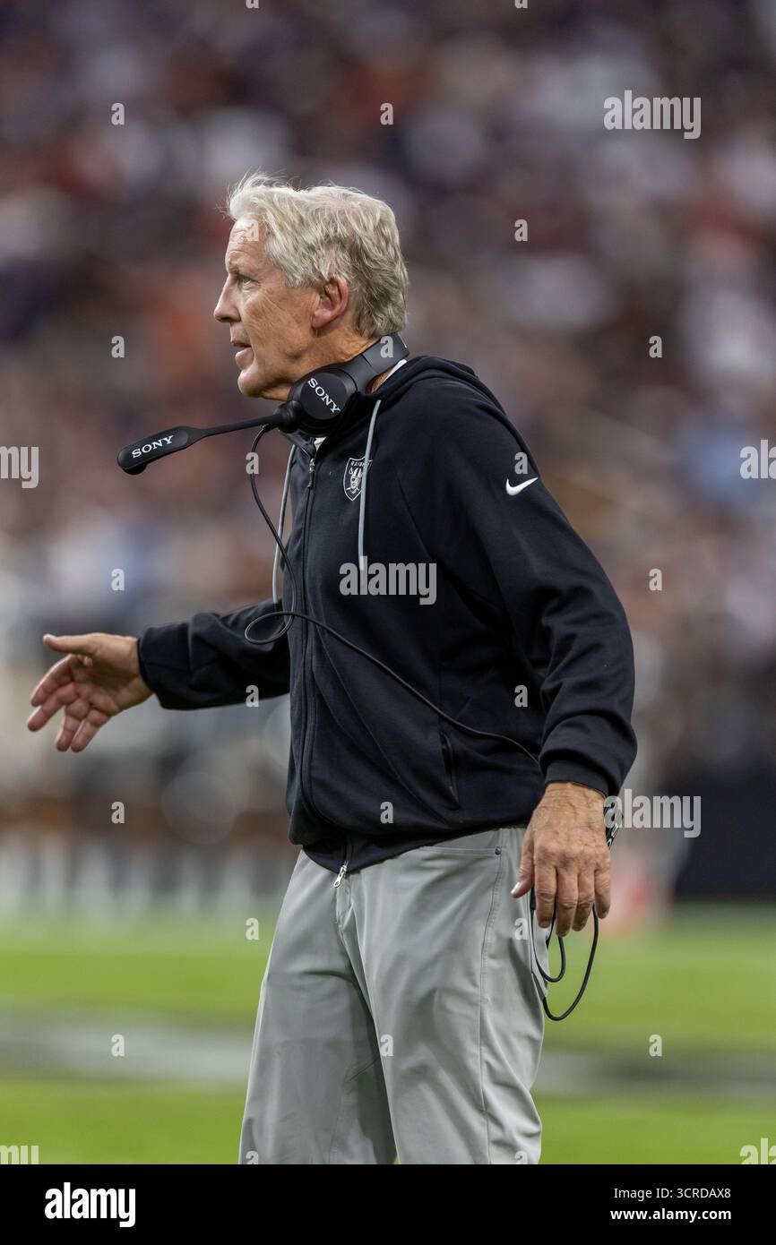 Las Vegas Raiders head coach Pete Carroll coaches against the Chicago ...
