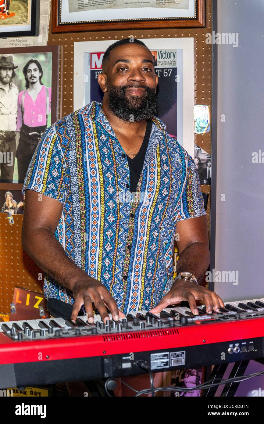 Los Angeles, USA. 29th Sep, 2025. Keyboard player Charles Ware Jr ...
