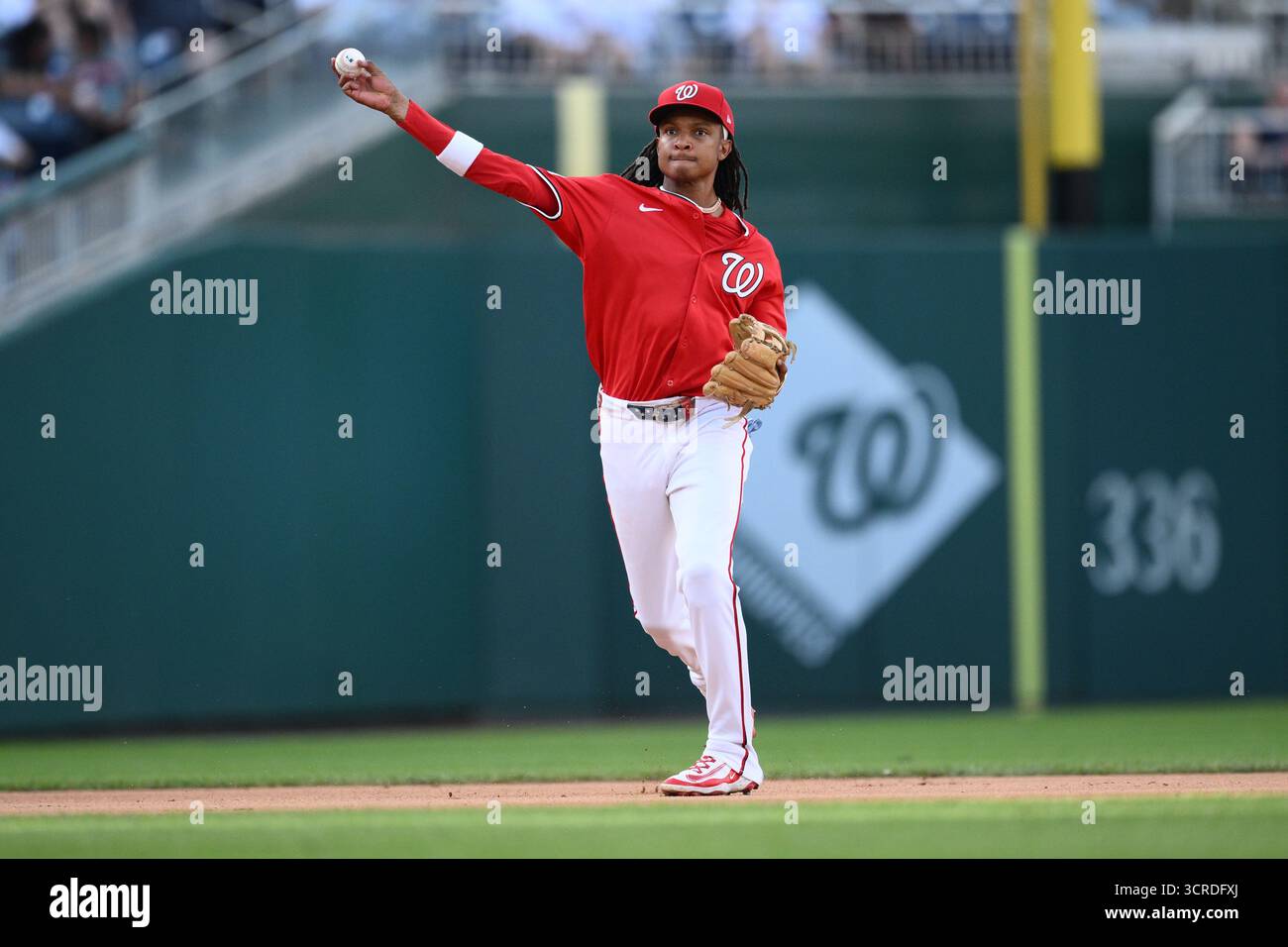 Washington Nationals shortstop CJ Abrams (5) in action during a ...