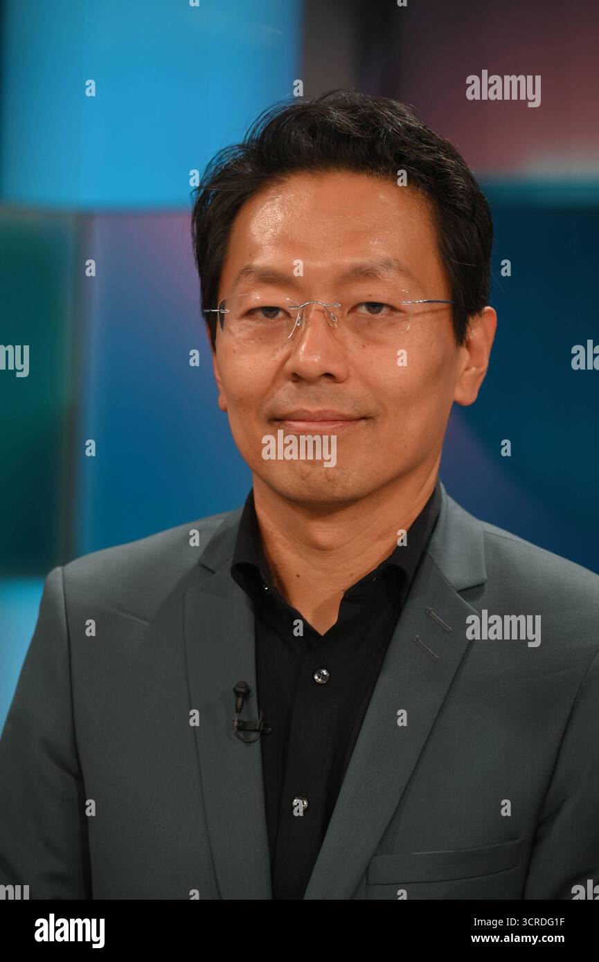Rechtsanwalt Chan-jo Jun, engagiert sich gegen Hass im Netz, zu Gast in ...