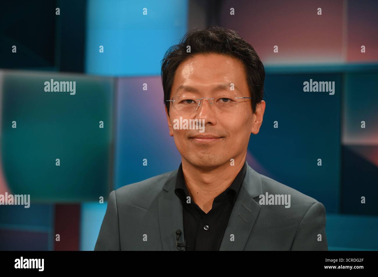 Rechtsanwalt Chan-jo Jun, engagiert sich gegen Hass im Netz, zu Gast in ...