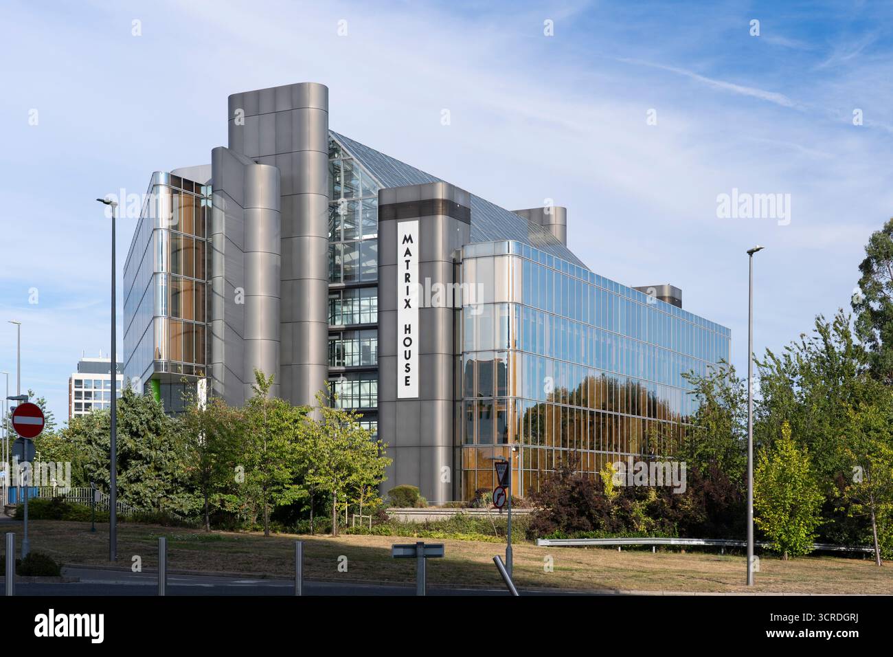 Commercial office atrium area hi-res stock photography and images - Alamy