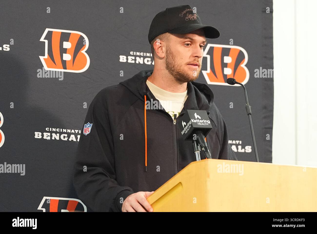 Cincinnati Bengals quarterback Jake Browning (6) responds to questions ...