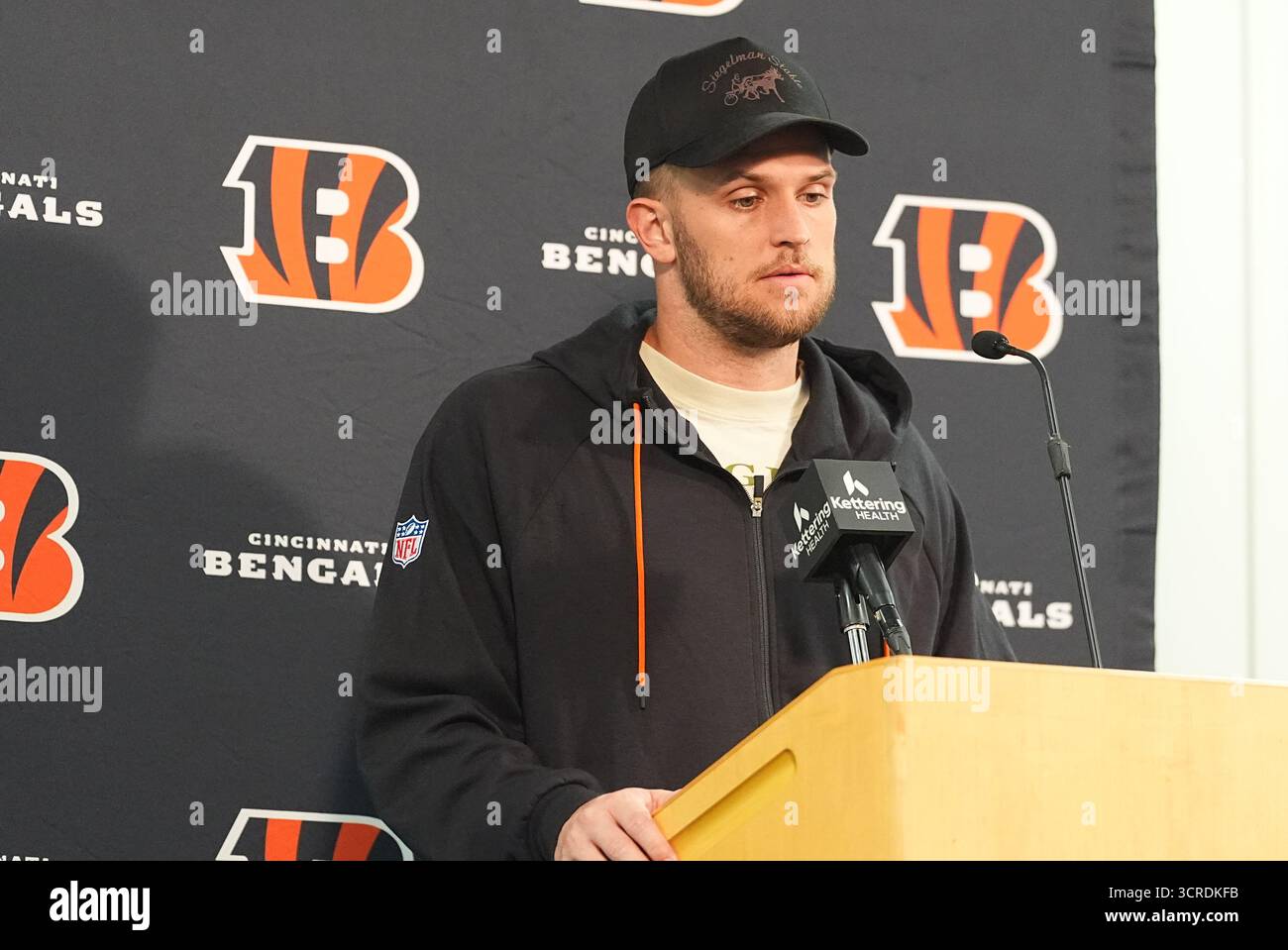Cincinnati Bengals quarterback Jake Browning (6) responds to questions ...