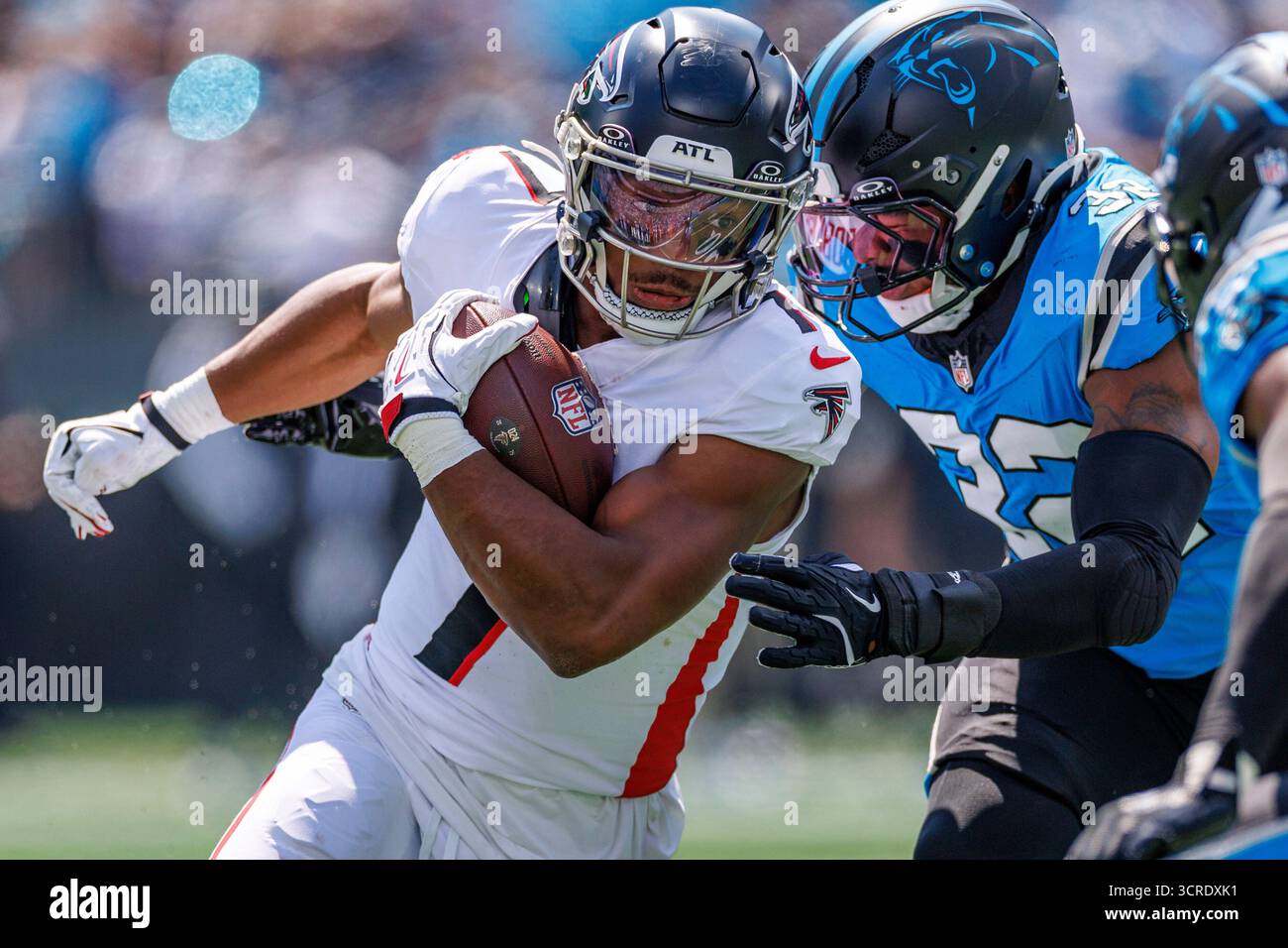 Atlanta Falcons running back Bijan Robinson (7) runs the ball during ...