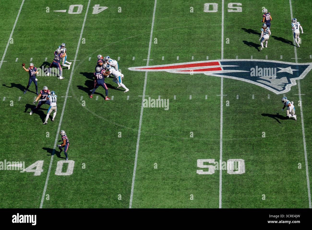 New England Patriots quarterback Drake Maye (10) makes a pass with the ...